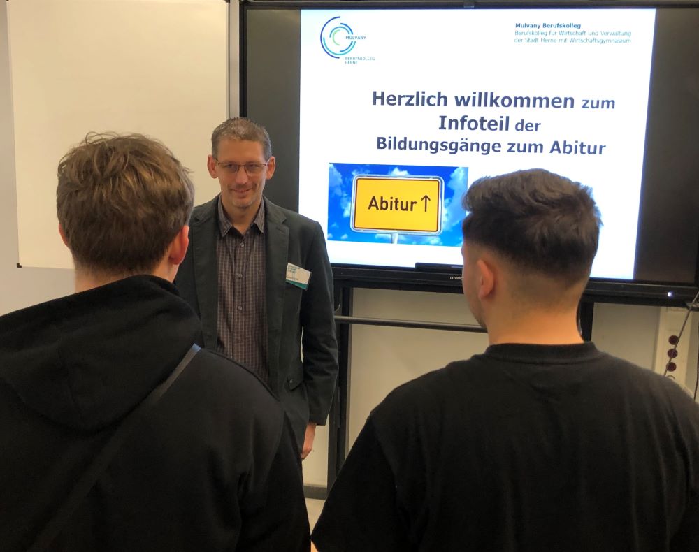 „Gemeinsam in deine Zukunft“: Tag der offenen Tür am Mulvany Berufskolleg zeigt vielfältige ...